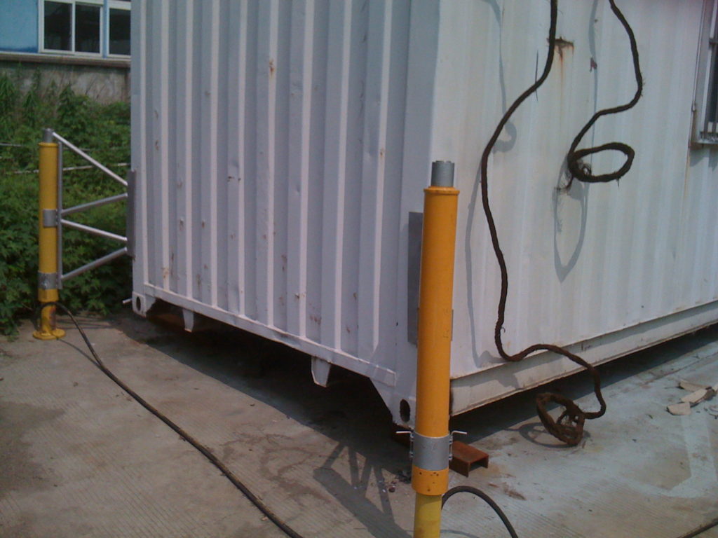 Hydraulic Container Lift – Stokes Industries Co. LTD